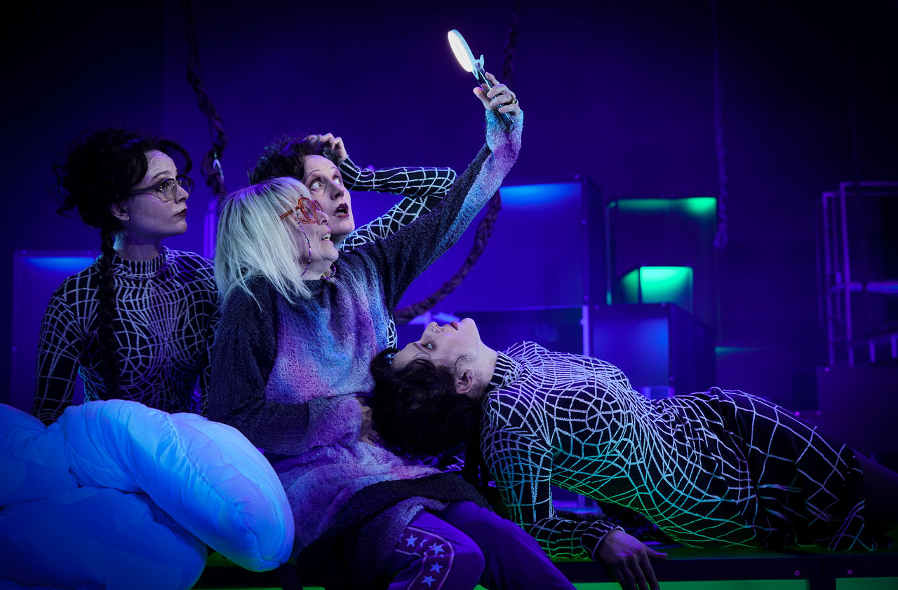 3 SCHWESTERN - Schauspielhaus Zürich